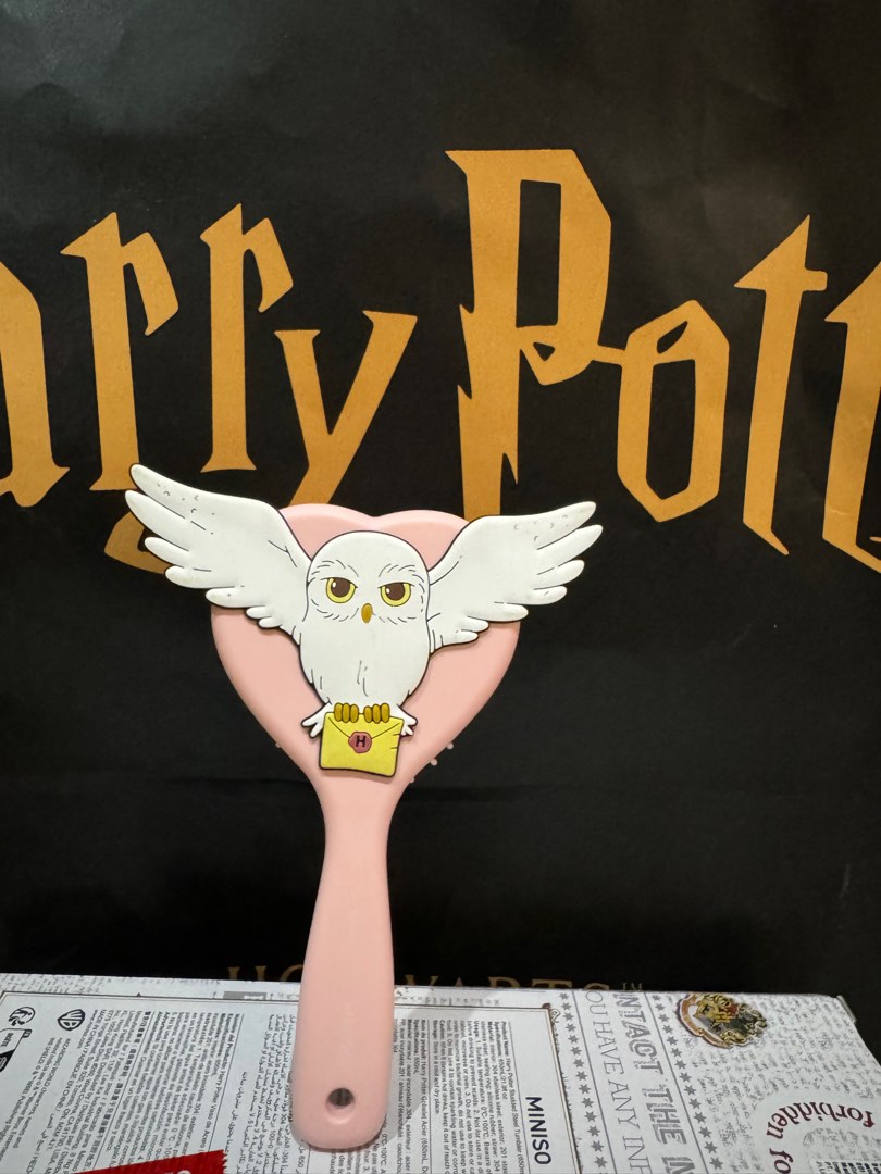 Comb hedwig Miniso X Harry Potter, Antik, Pajangan di Carousell