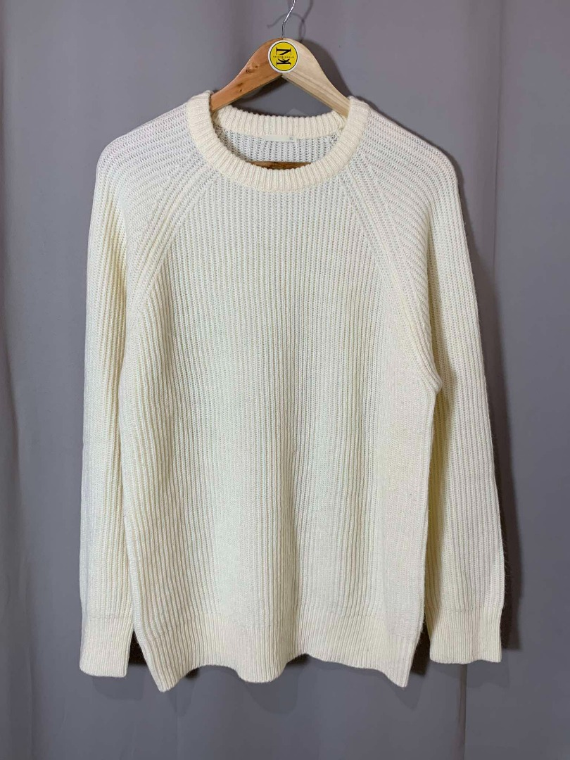 GU MEN'S AZE CREW NECK SWEATER, Men's Fashion, Coats, Jackets and ...