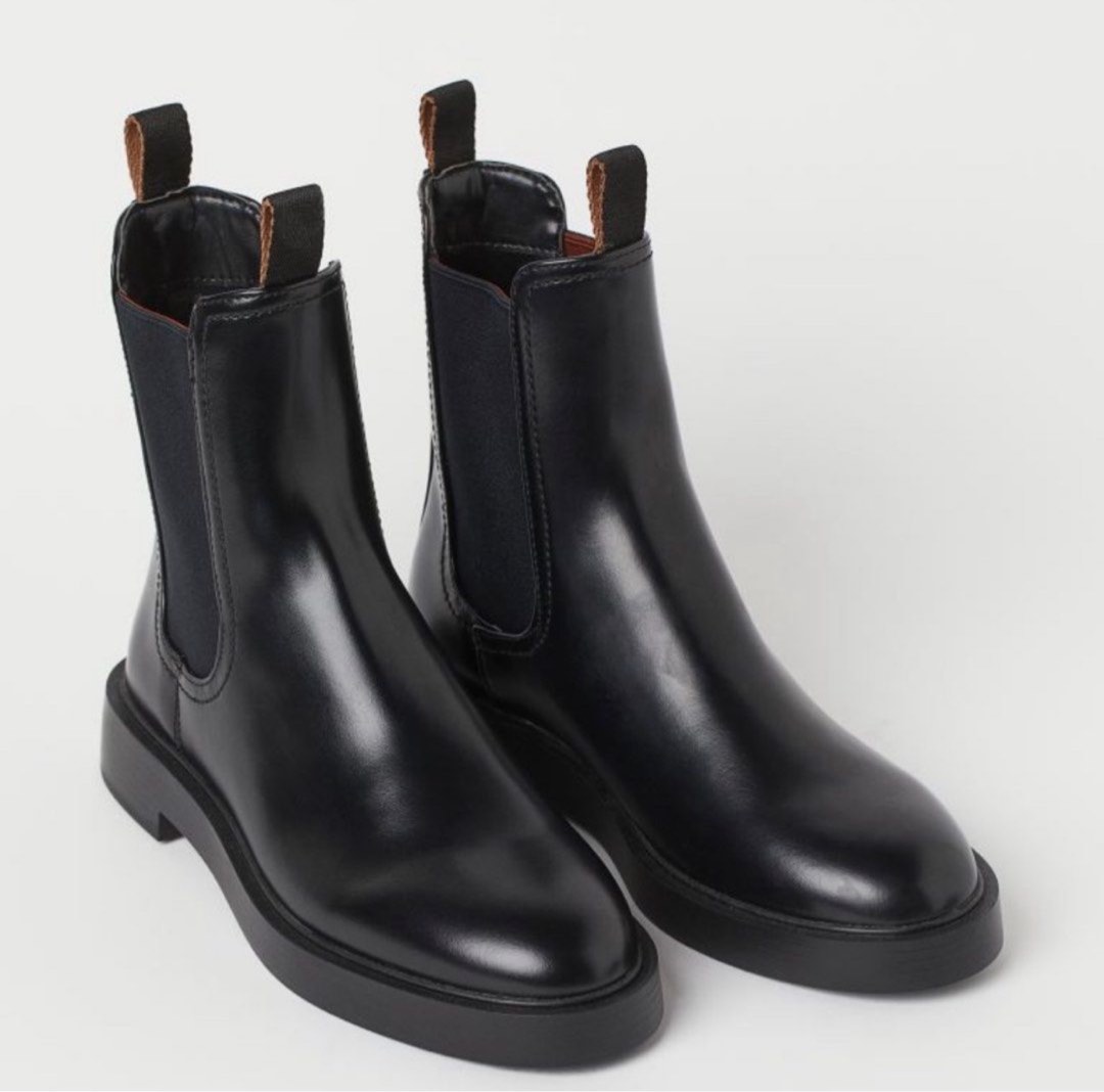H&M Chelsea Booths, Women's Fashion, Footwear, Boots on Carousell