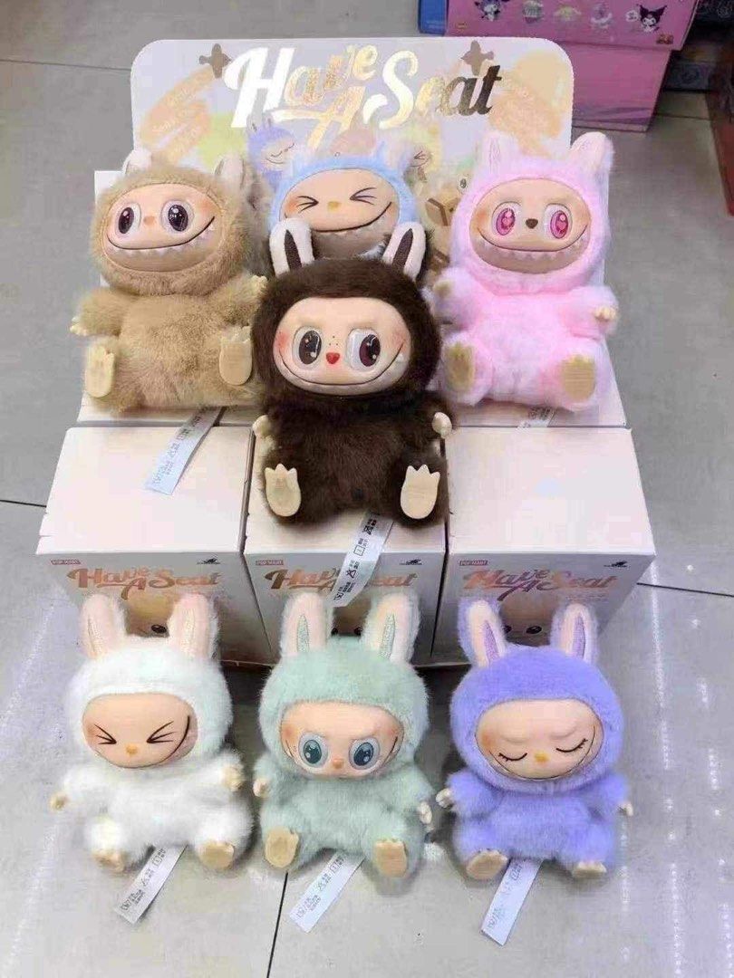 LABUBU SITTING TREND, 興趣及遊戲, 玩具 & 遊戲類 - Carousell