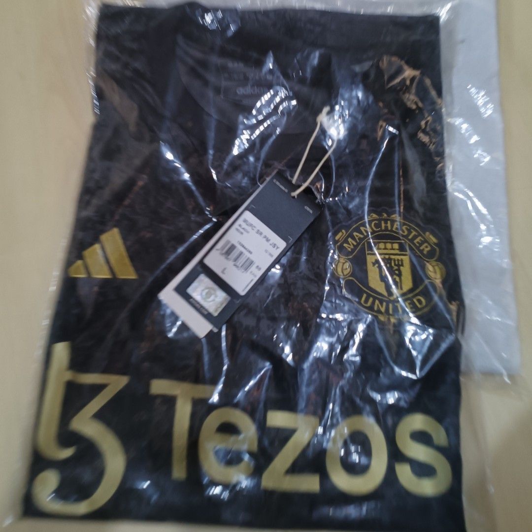 Manchester United Pre Match JC, Men's Fashion, Activewear on Carousell