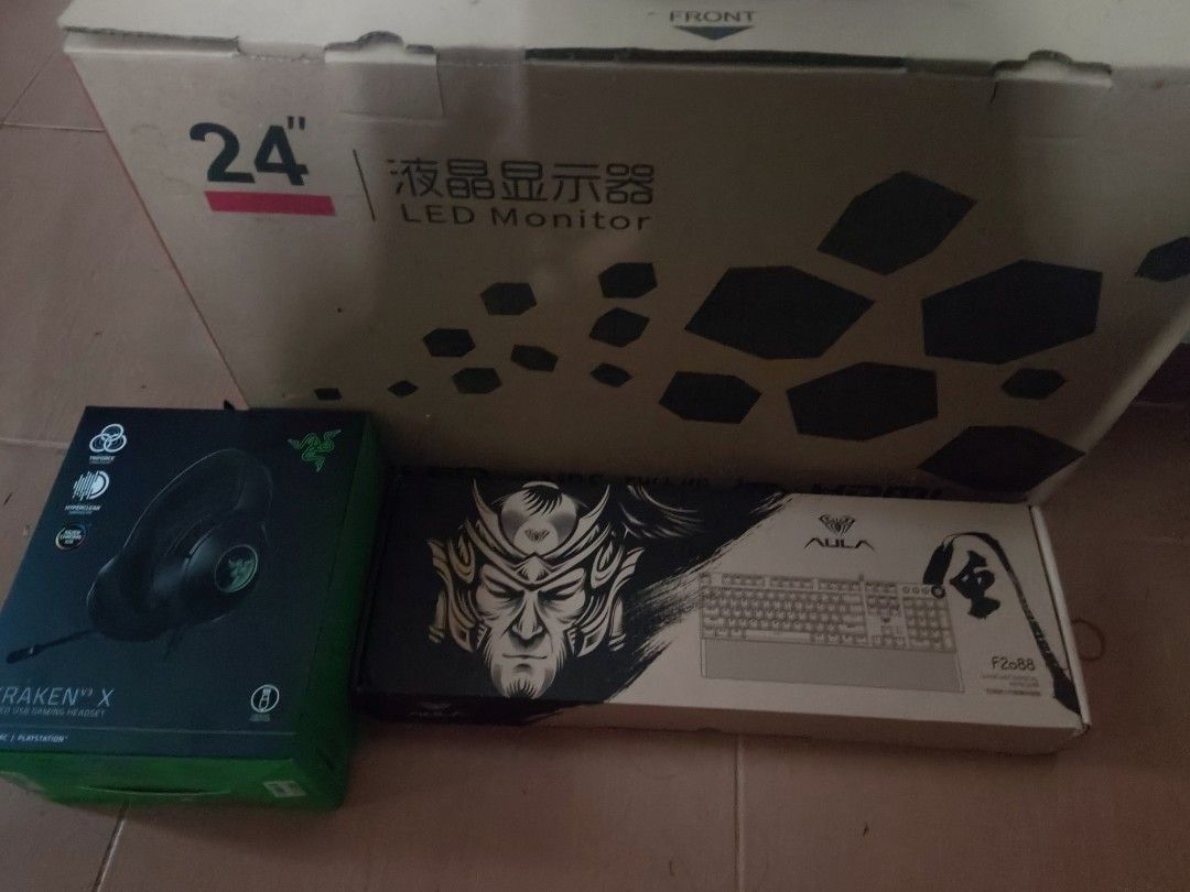 Monitor 24 inch curved & Razer kraken v3 x, Computers & Tech, Desktops ...