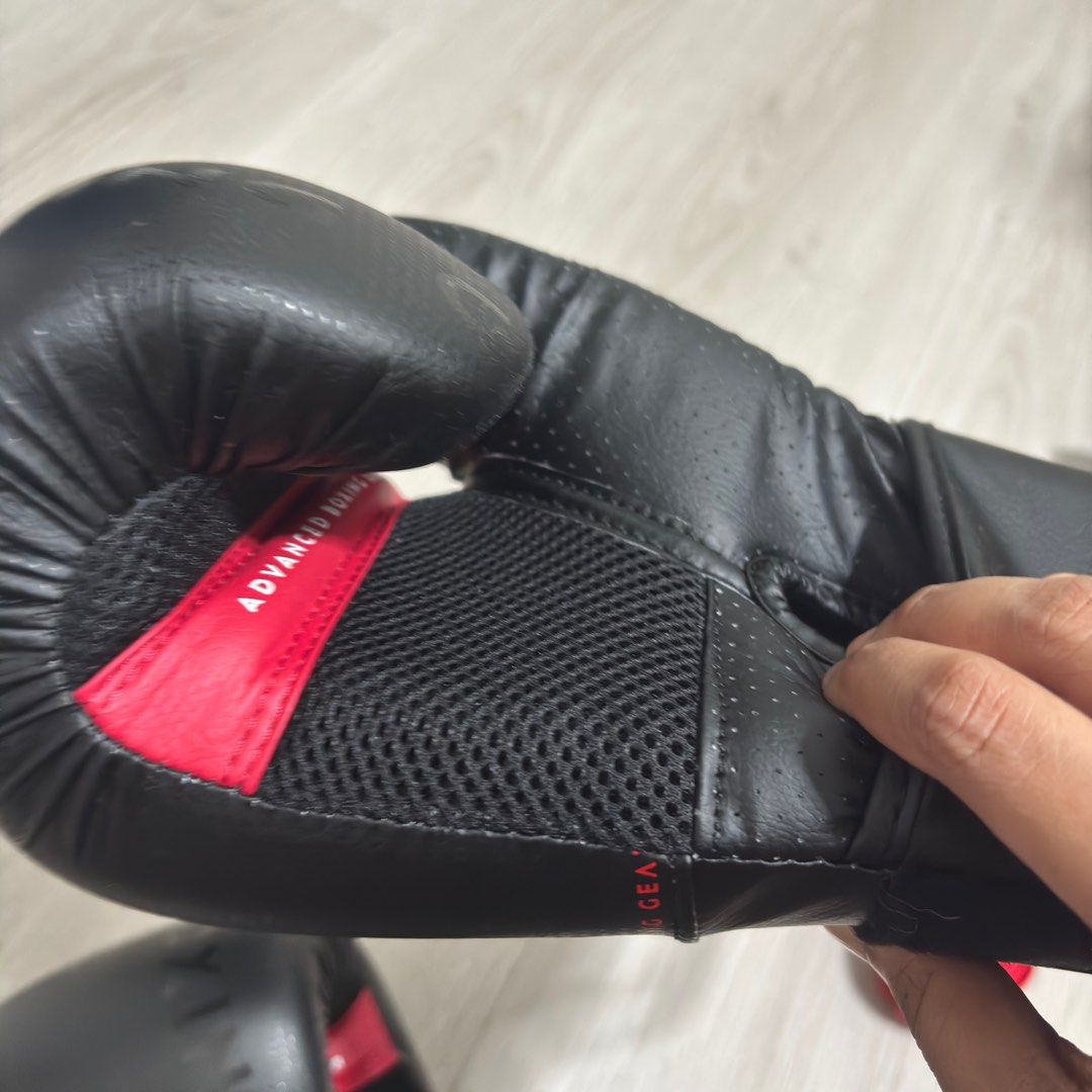 NEW Decathlon Ergonomic Boxing Gloves 120 - 10oz Black, Sports ...