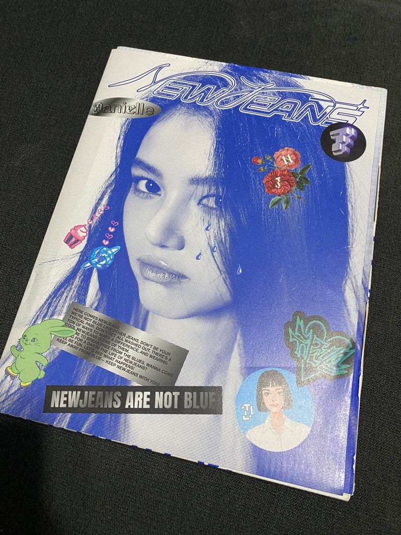NEW JEANS ALBUM 1st EP 'Newjeans' (BLUEBOOK Ver.) blue book, K-Wave di ...