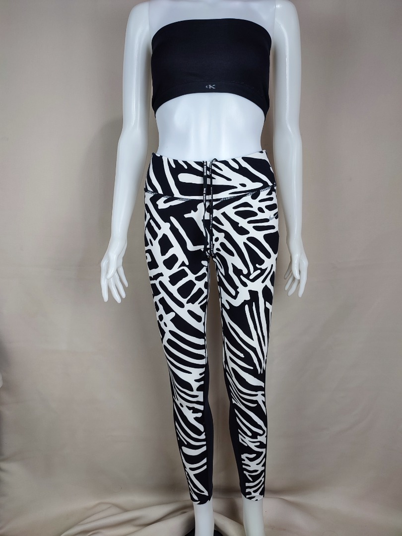 NIKE RUNNING WHITE/BLACK TIGHTS, Women's Fashion, Activewear on Carousell