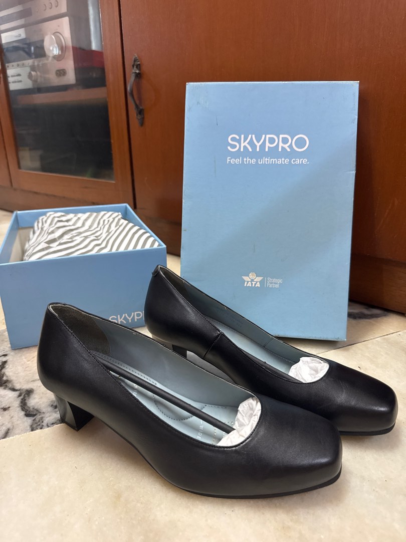 Skypro Mid Heel Court Shoes, Women's Fashion, Footwear, Heels on Carousell