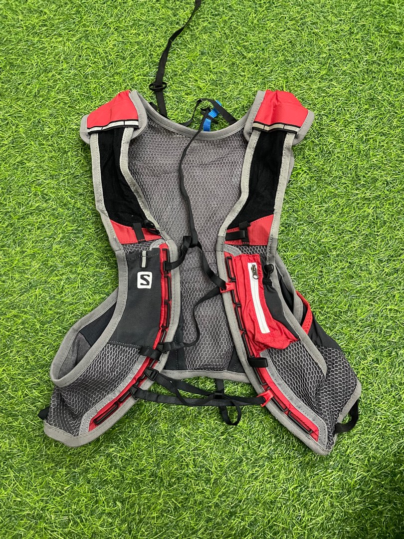 solomon skin pro 3 set running vest, Women's Fashion, Coats, Jackets ...