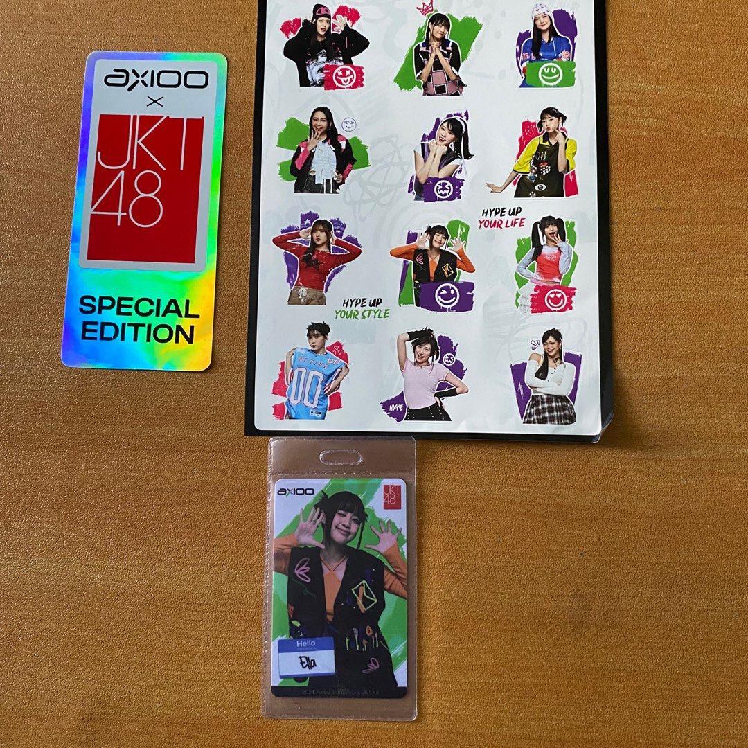 Sticker dan photo card jkt48 ella, Toys & Collectibles, Lainnya di ...