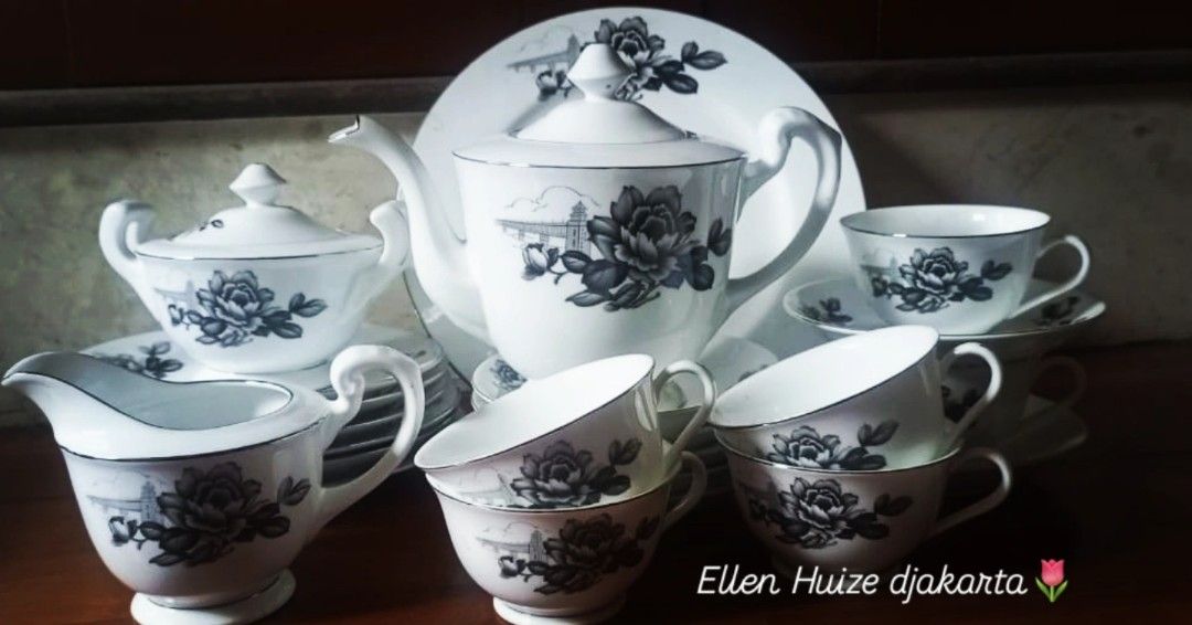 Tea set porselen jadul, Antik, Pajangan di Carousell