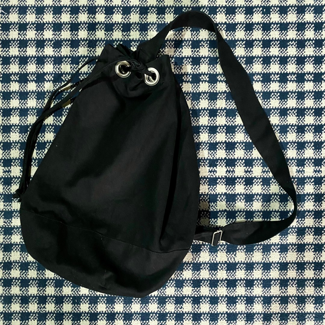 Triple Avenue Drawstring Sling Bag, Men's Fashion, Bags, Sling Bags on ...