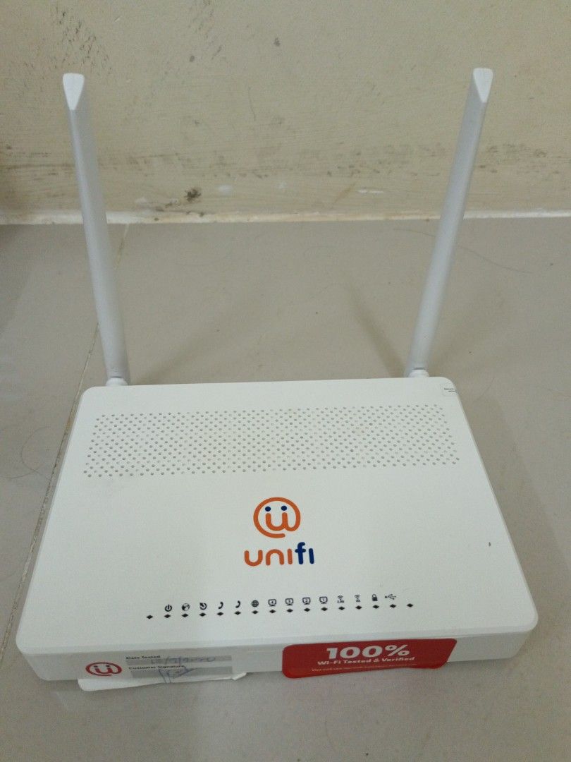 Used Aztech DS244WSGV unifi router, Computers & Tech, Parts ...
