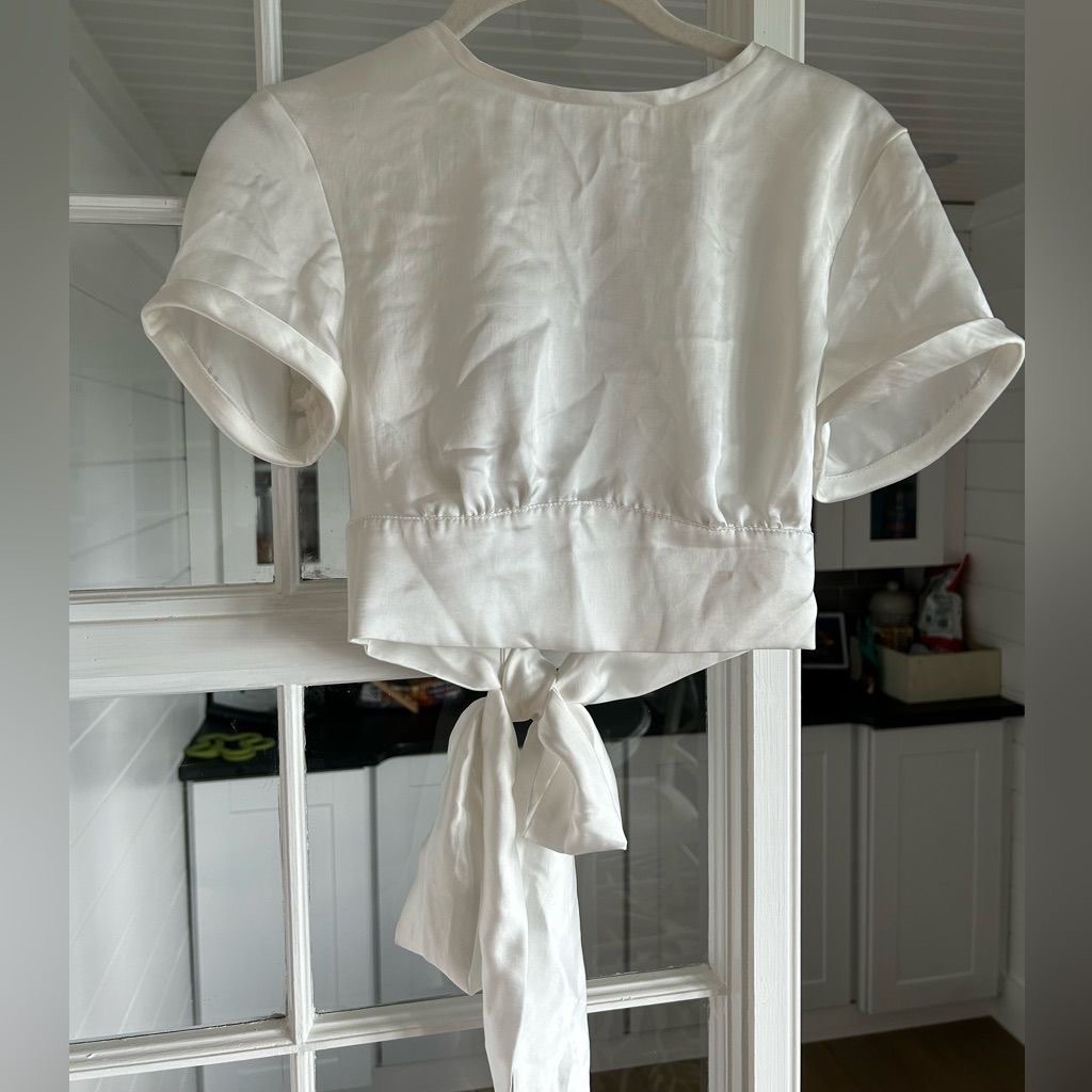 Zara backless crop top, Women's Fashion, Tops, Blouses on Carousell