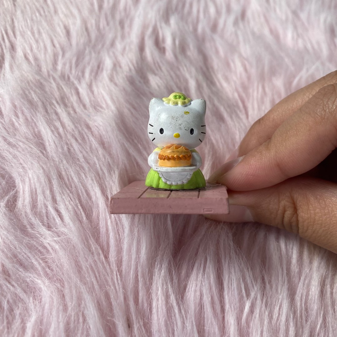 2000s Hello Kitty Mother Mary with pie Trinket Fig, Hobbies & Toys ...