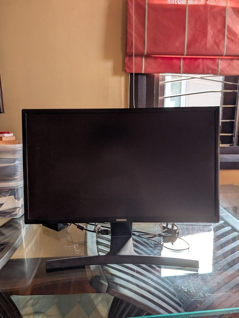 24 inch monitor (half screen is blur defect)S24E510C, Computers & Tech ...