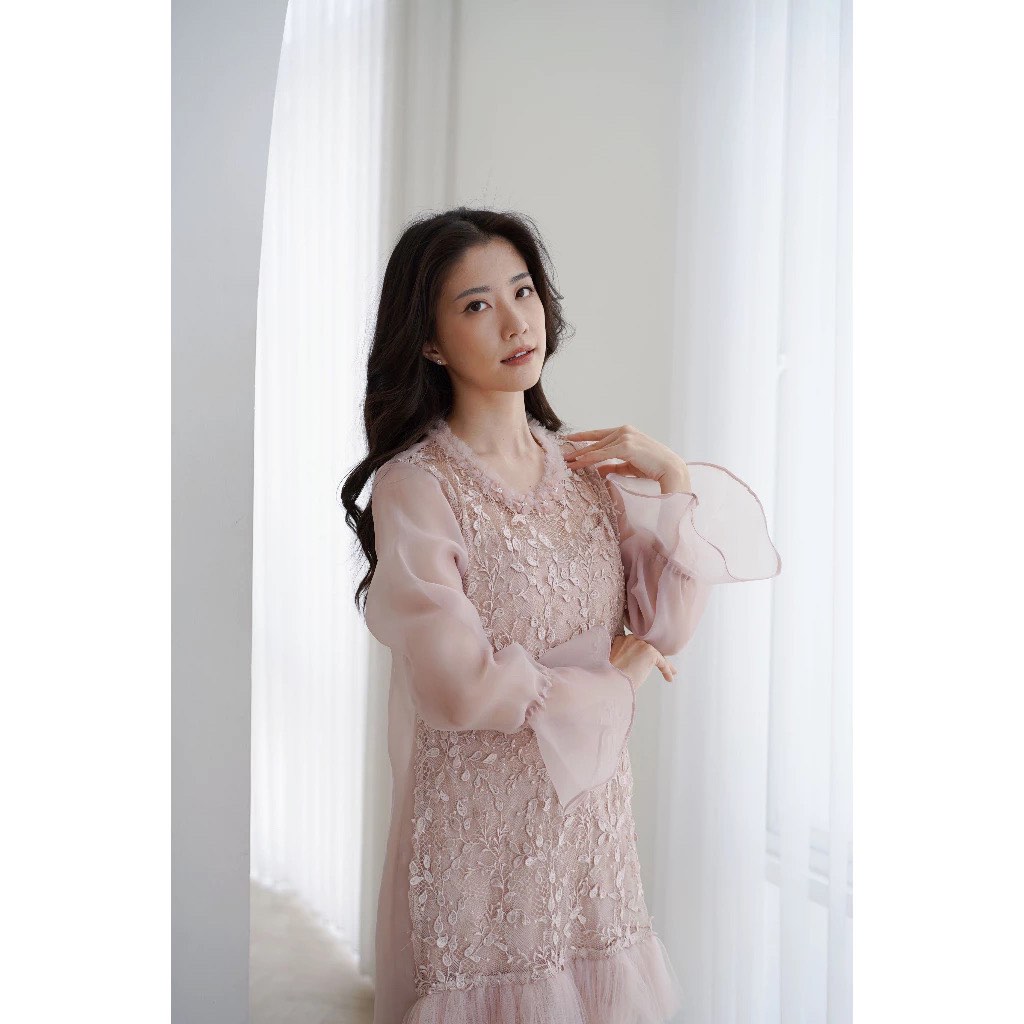 Aura Label - Hazel Dress in Soft Pink, Fesyen Wanita, Pakaian Wanita, Gaun & Rok di Carousell