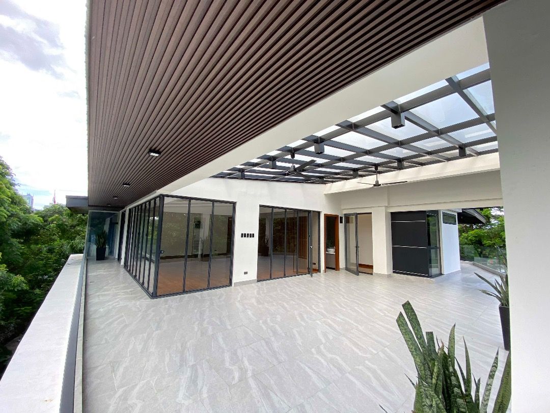 Ayala Alabang Village: Brand new 3-story house with an elevator and a ...