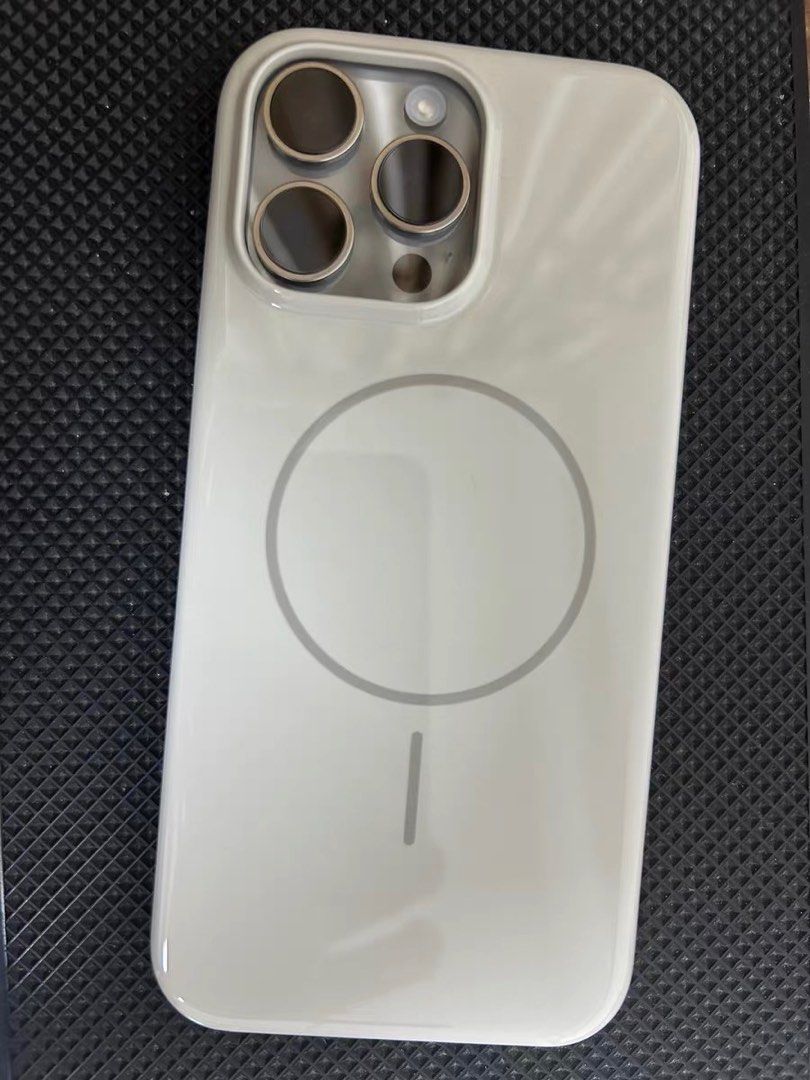 Beats iPhone 16 Pro Case with MagSafe - Summit Stone, Mobile Phones ...