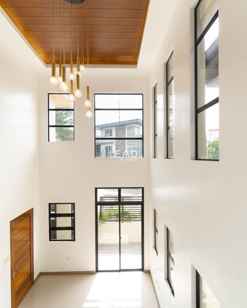 For Sale: Fully Finished Modern Contemporary 4 Bedroom House & Lot in ...