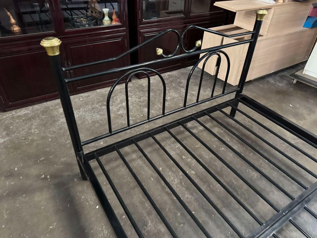 Heavy Duty Besi Katil Queen Bed Frame Steel, Furniture & Home Living ...