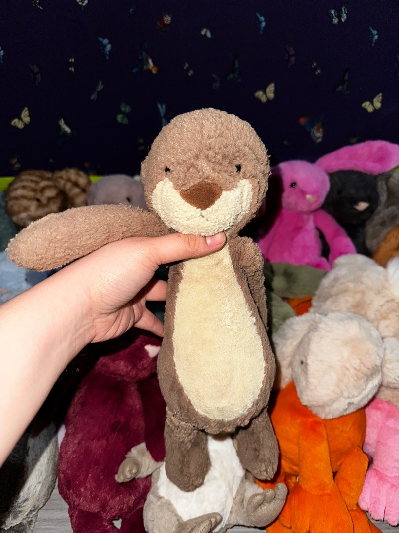 Jellycat Retired Rare Otter, Hobbies & Toys, Toys & Games on Carousell