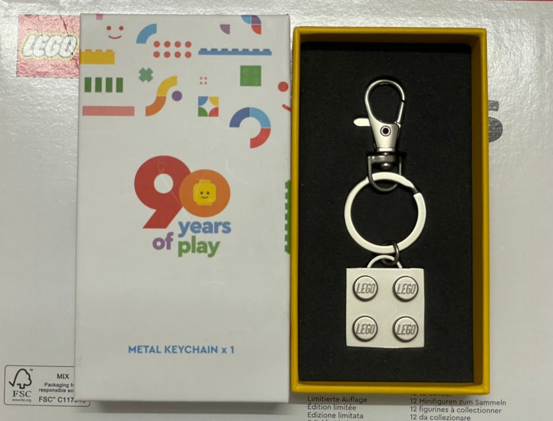 LEGO KeyChain Meta Keychain 2 x 2 Bricks 90 Years Of Play, Everything ...