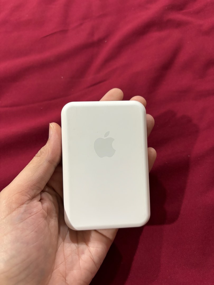 Magsafe Powerbank Apple 5000 Mah magnetic 20W fast charging, Elektronik ...