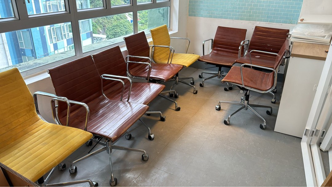 Office chair 辦公室椅: 11 chairs available (8 with wheels, 3 without wheels ...