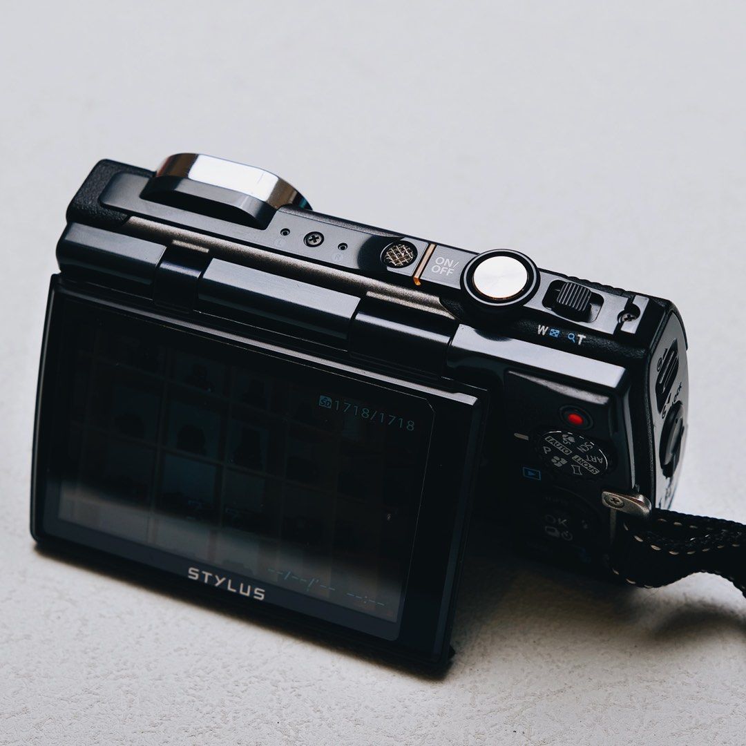 Olympus TG-870 Underwater Camera - Mint Full box - Flip Screen ...