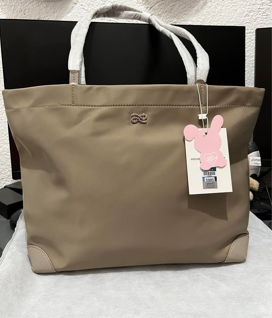 Original HOLB Della Tote bag onhand! Truffle color, Women's Fashion ...