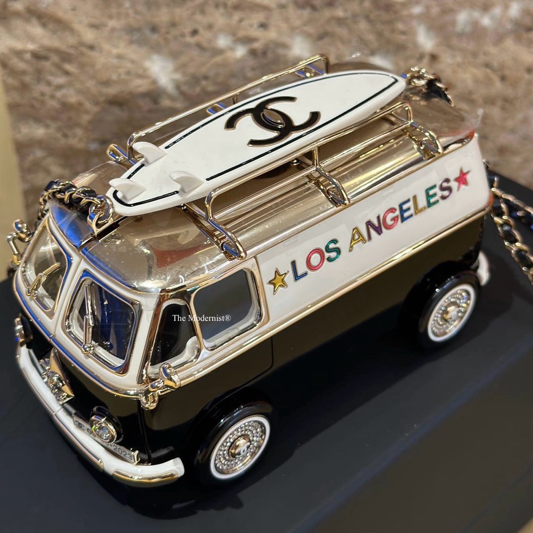 Pre-owned Chanel 24C Los Angeles Hollywood Mini Bus Van Minaudiere ...