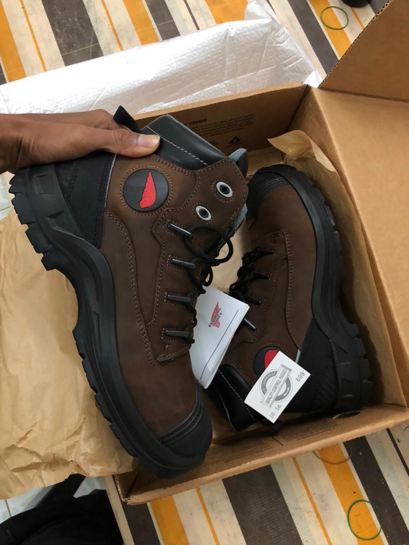 Redwing safety shoes 3228, Men's Fashion, Footwear, Boots on Carousell
