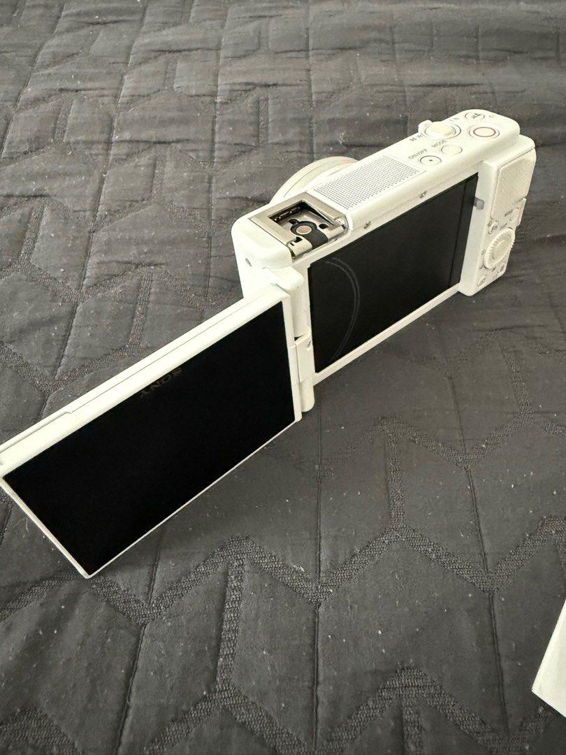 Sony ZV-1 digital camera white, Photography, Cameras on Carousell