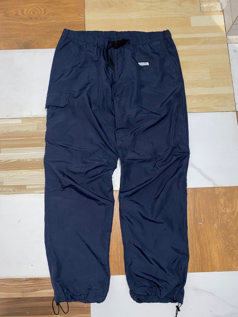 Uniqlo cargo trackpants nylon, Men's Fashion, Activewear on Carousell