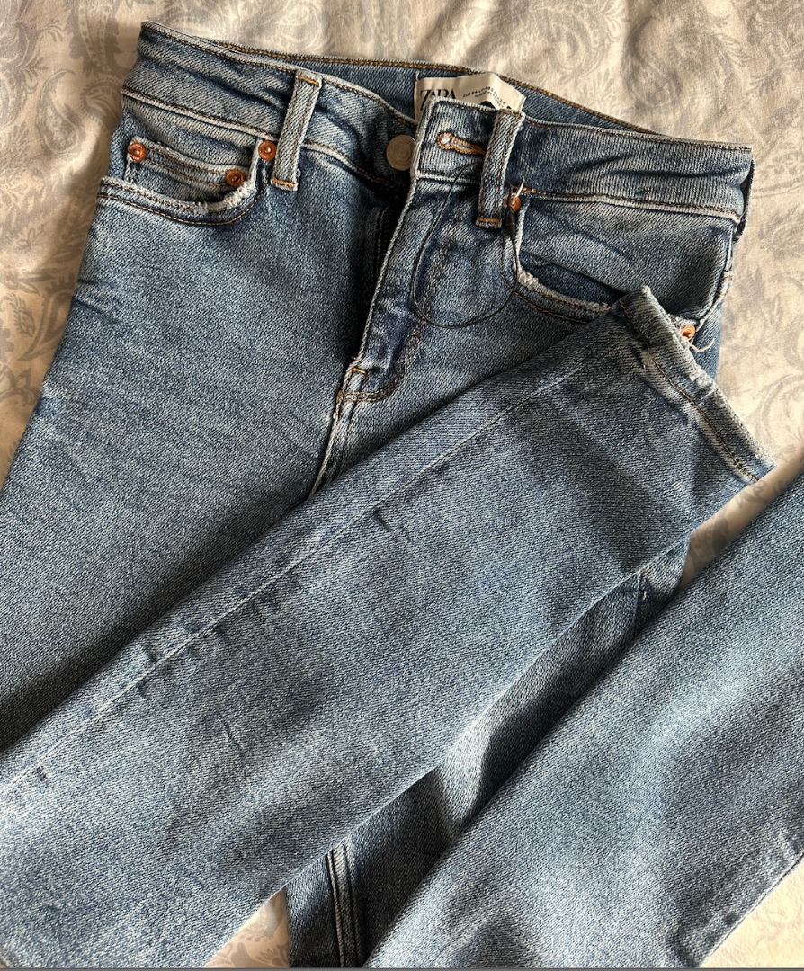 Zara Skinny Jeans in EUR34 (24-25" waist), Women's Fashion, Bottoms, Jeans on Carousell