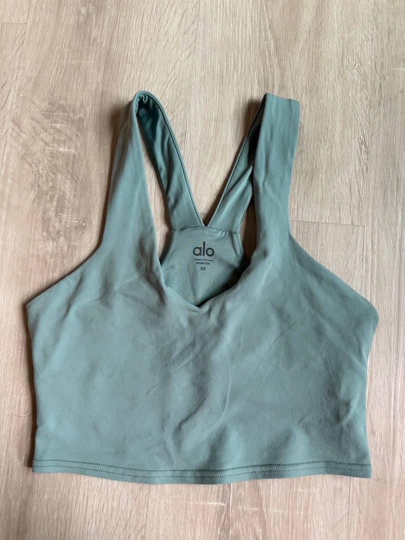 Alo Top (XS), Women's Fashion, Activewear on Carousell