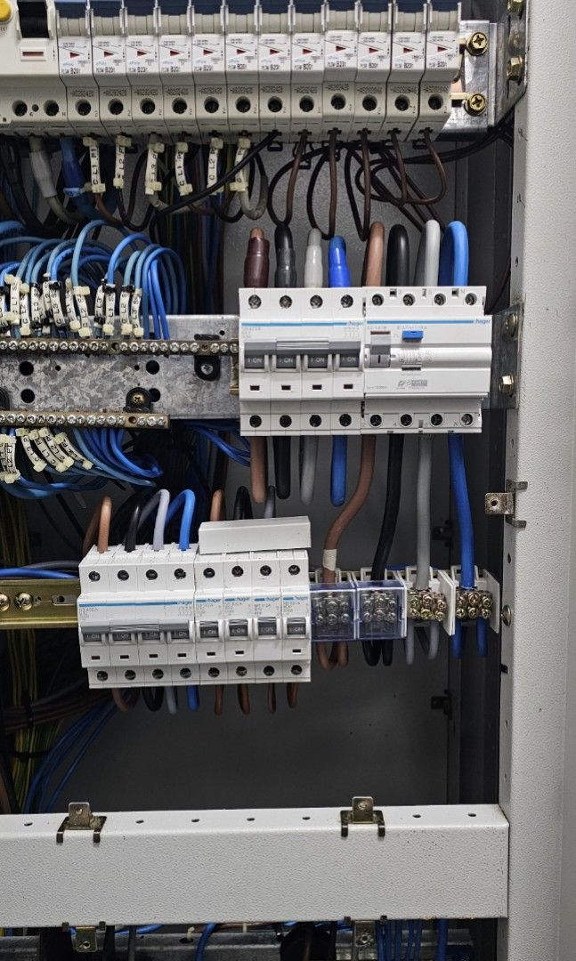 24/7 Electrical Emergency service Our service rewiring HDB /COND ...