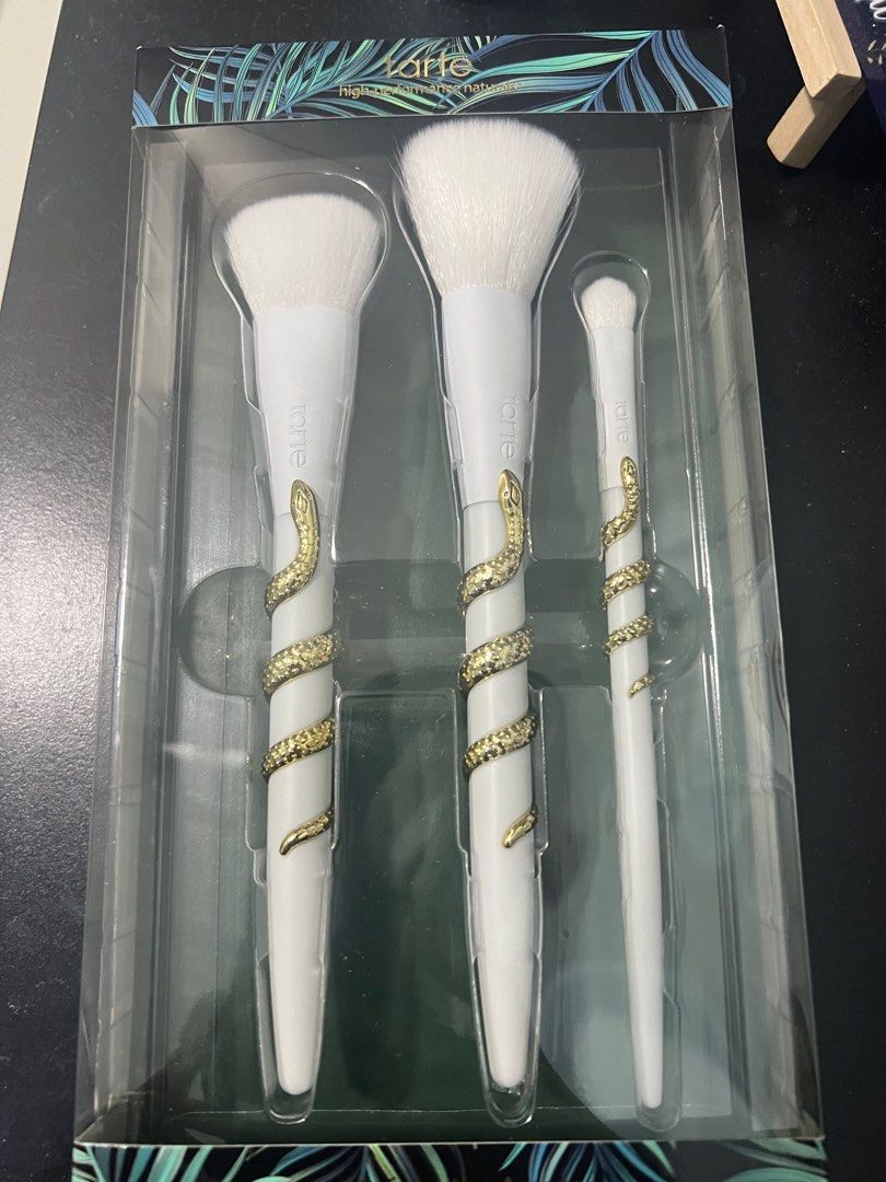 snake makeup brushes