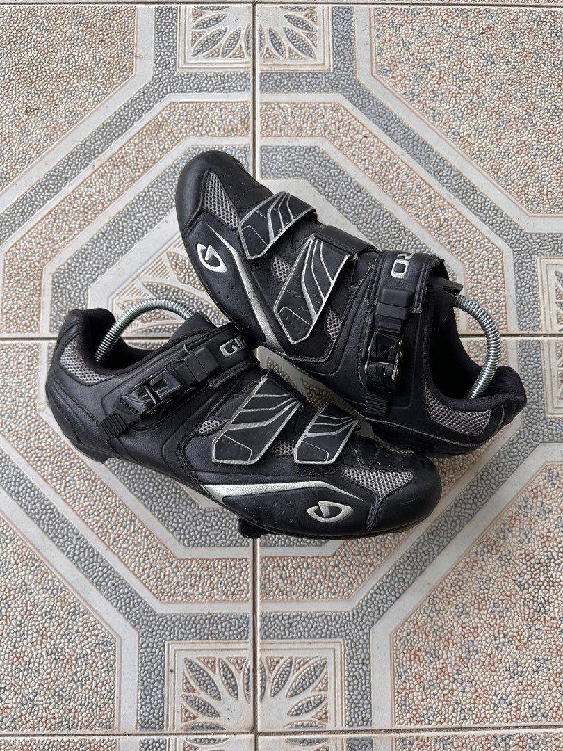Giro Cleats Shoes Roadbike, Men's Fashion, Footwear, Sneakers on Carousell