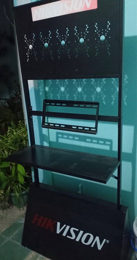 HIKVISION CCTV DISPLAY RACK with TRAVELING CASE BOX, Furniture & Home ...