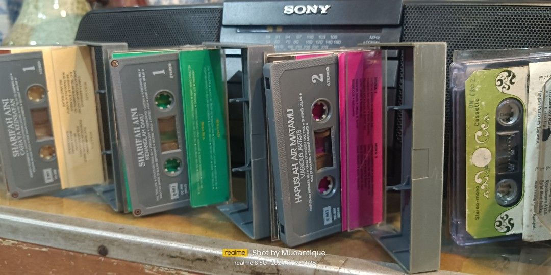 Kaset kasetan Sharifah Aini, Hobbies & Toys, Music & Media, CDs & DVDs on Carousell