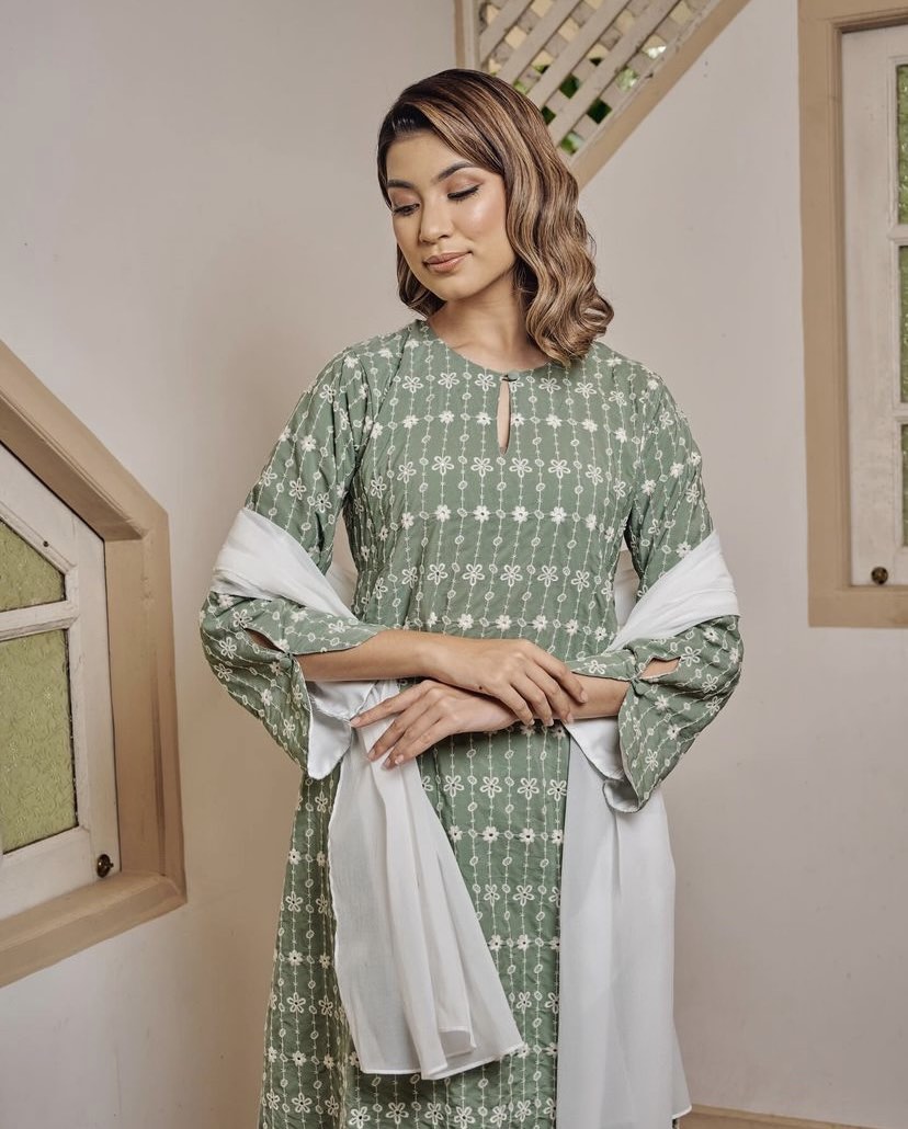 NADA IDENTITY KURUNG KARTINI, Women's Fashion, Dresses & Sets ...