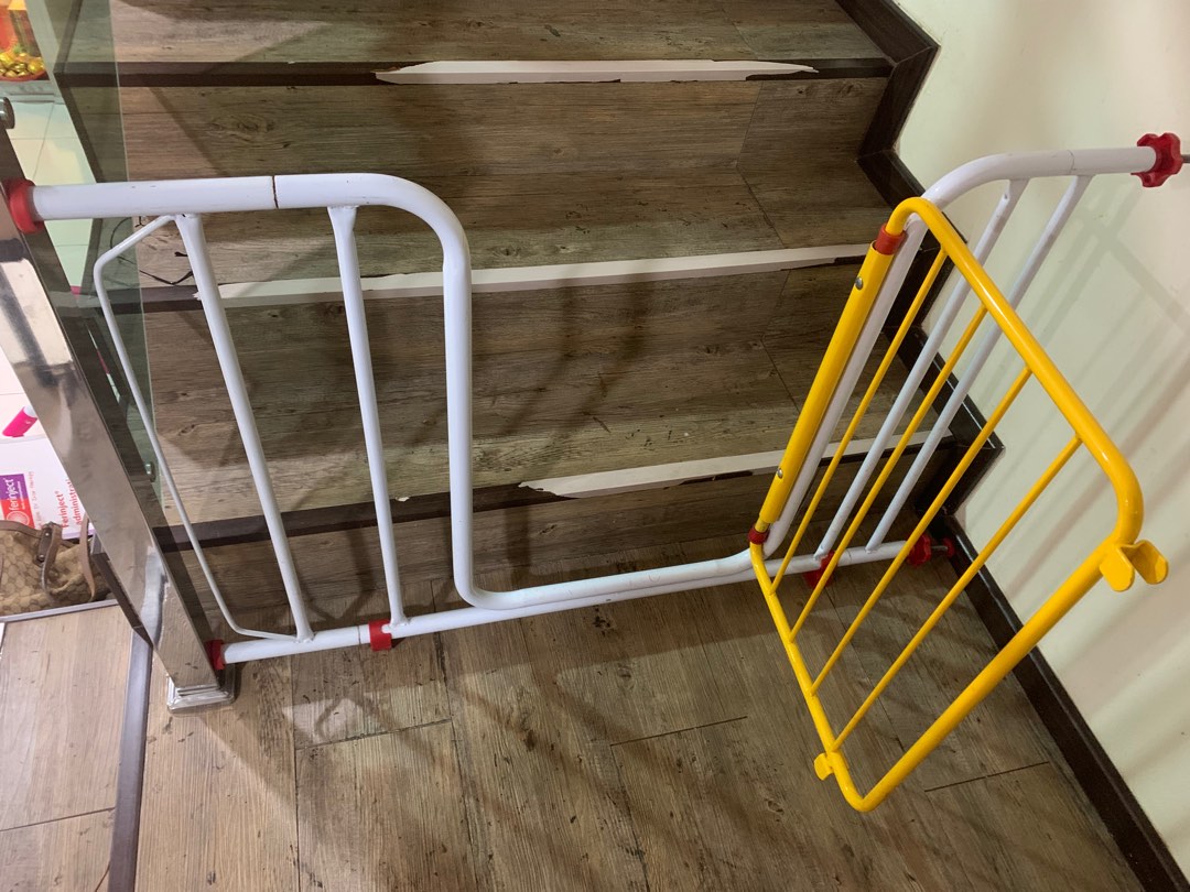 Pagar Baby Safety Gate, Babies & Kids, Baby Monitors on Carousell