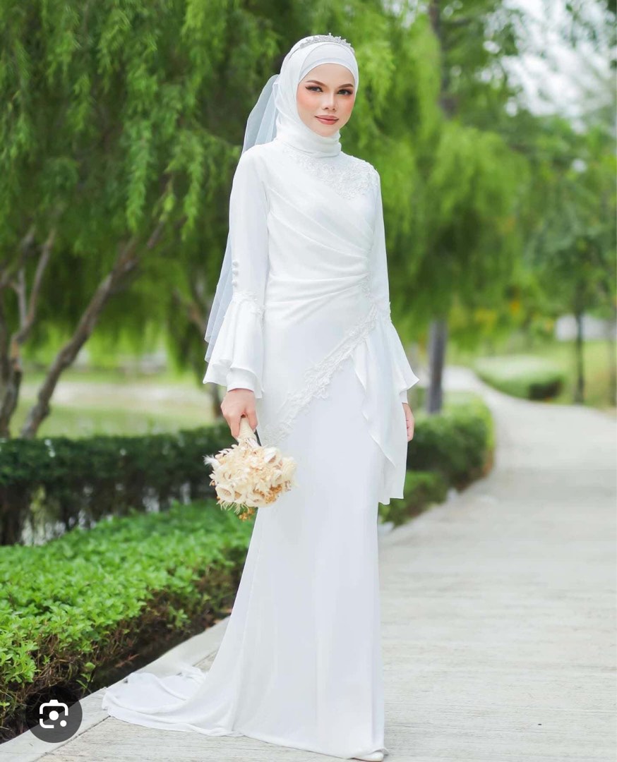 Trisya dress hijabista, Women's Fashion, Dresses & Sets, Dresses on ...
