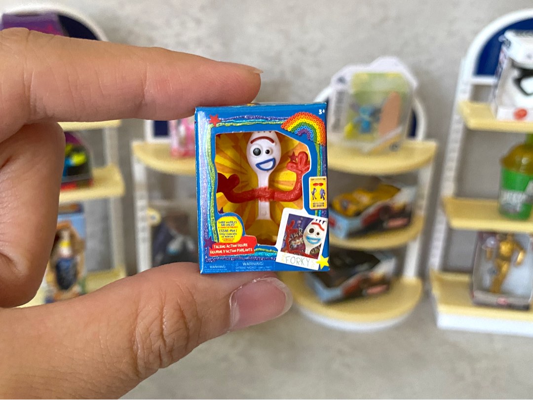 ZURU Mini Brands Disney Toy Story Forky, Toys & Collectibles, Mainan di ...