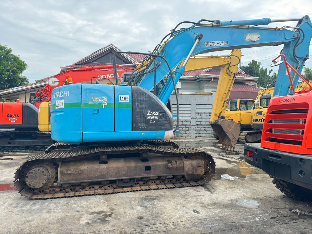 ZX225 6bg1 engine excavator, Special Vehicles, Heavy Vehicles on Carousell