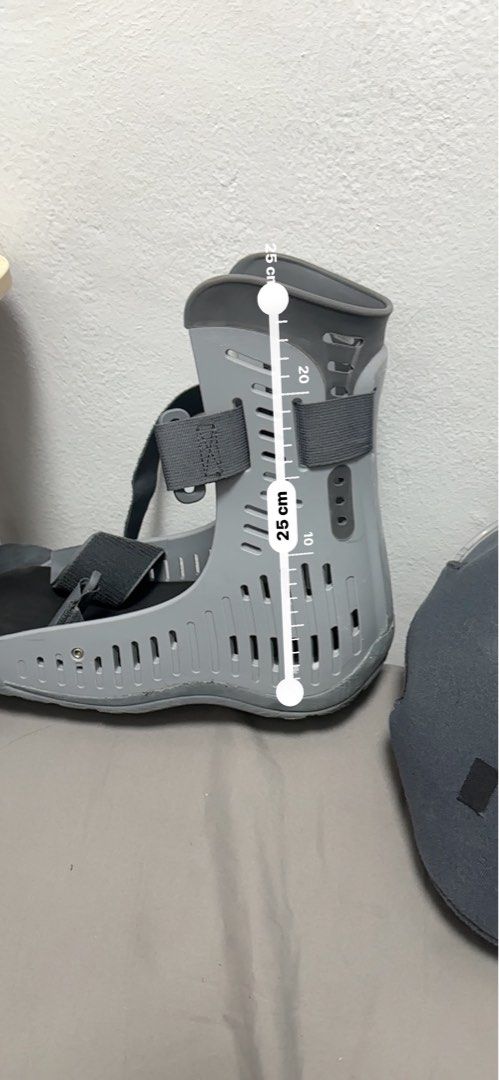 AIR WALKER TOPLOW (L) hospital boots (short), Men's Fashion, Footwear ...