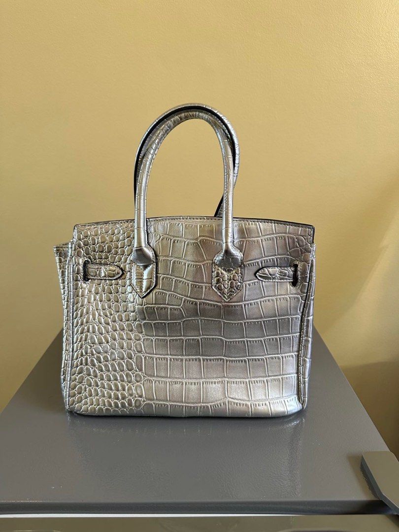 De-Vesi Bag, bought in the US, 30cm Size, Excellent Condition, 2k only ...