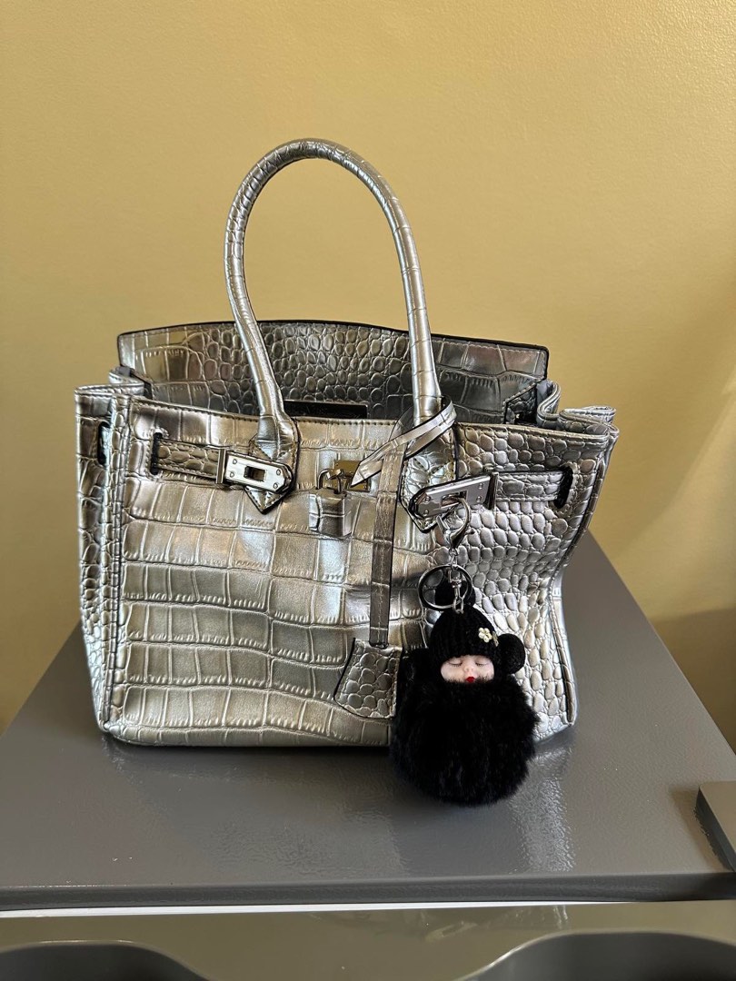 De-Vesi Bag, bought in the US, 30cm Size, Excellent Condition, 2k only ...