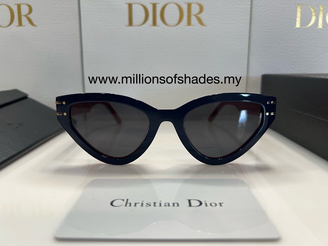 DiorSignature B2U - Tricolor, Women's Fashion, Watches & Accessories ...