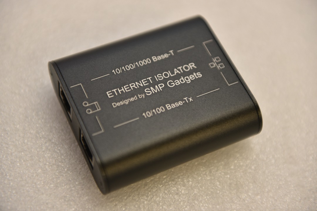 Dual Channel Ethernet Isolator 雙通道乙太網路電氣隔離器, 音響器材, 其他音響配件及設備 - Carousell